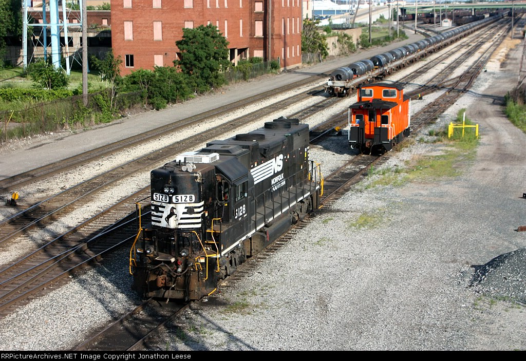 NS 5128 sits shut down